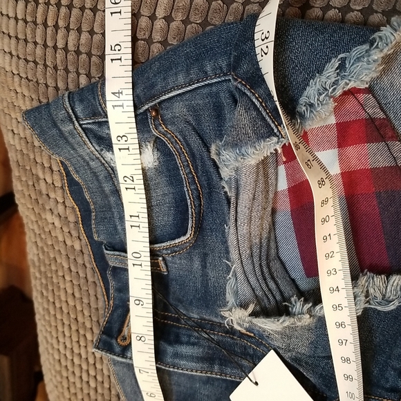 Sneak Peak | Shorts | Sneak Peak Jean Shorts 25 Extreme Daisy Duke ...